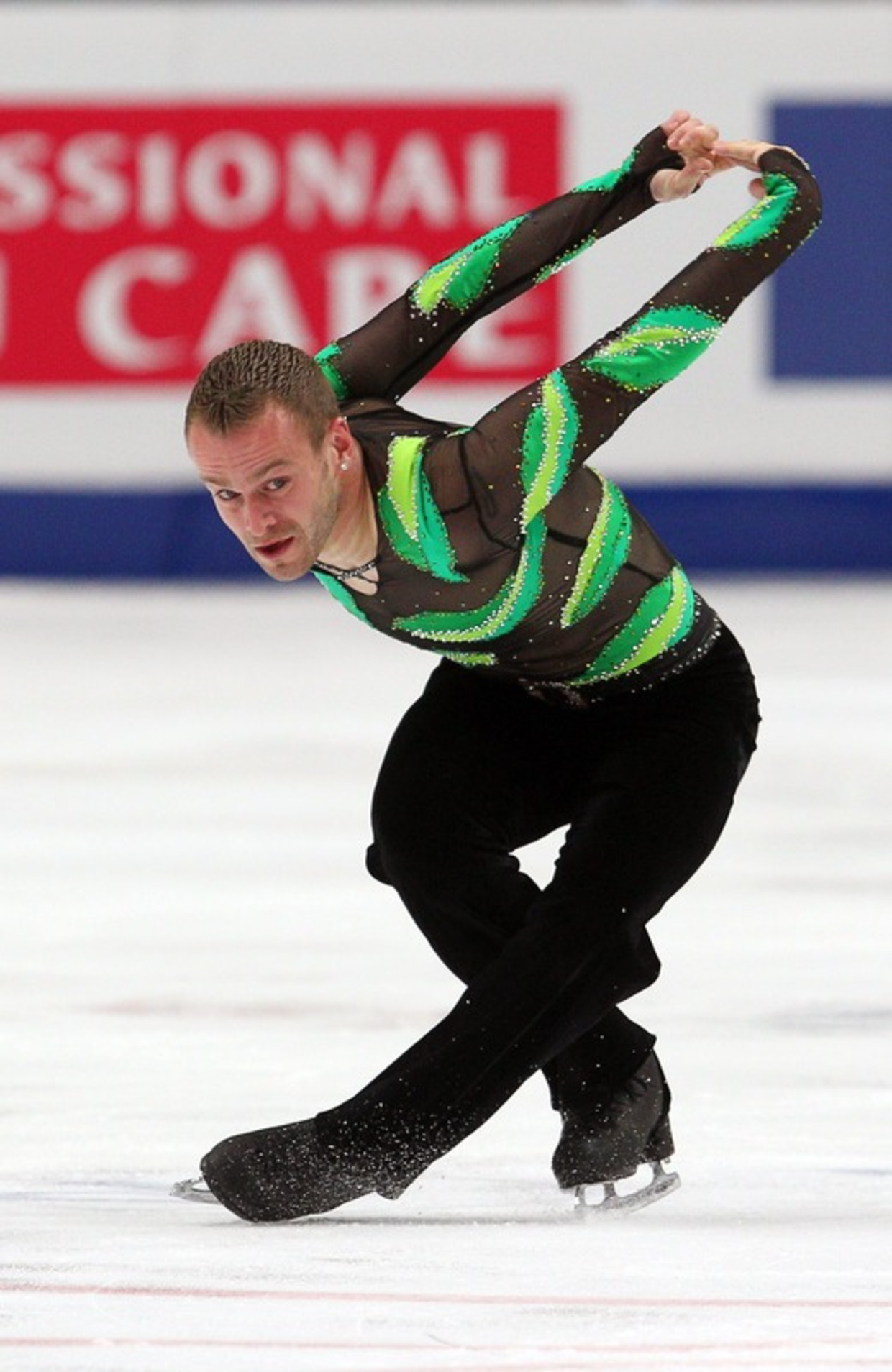 Kevin Van der Perren pas 17de op WK kunstschaatsen | De Morgen