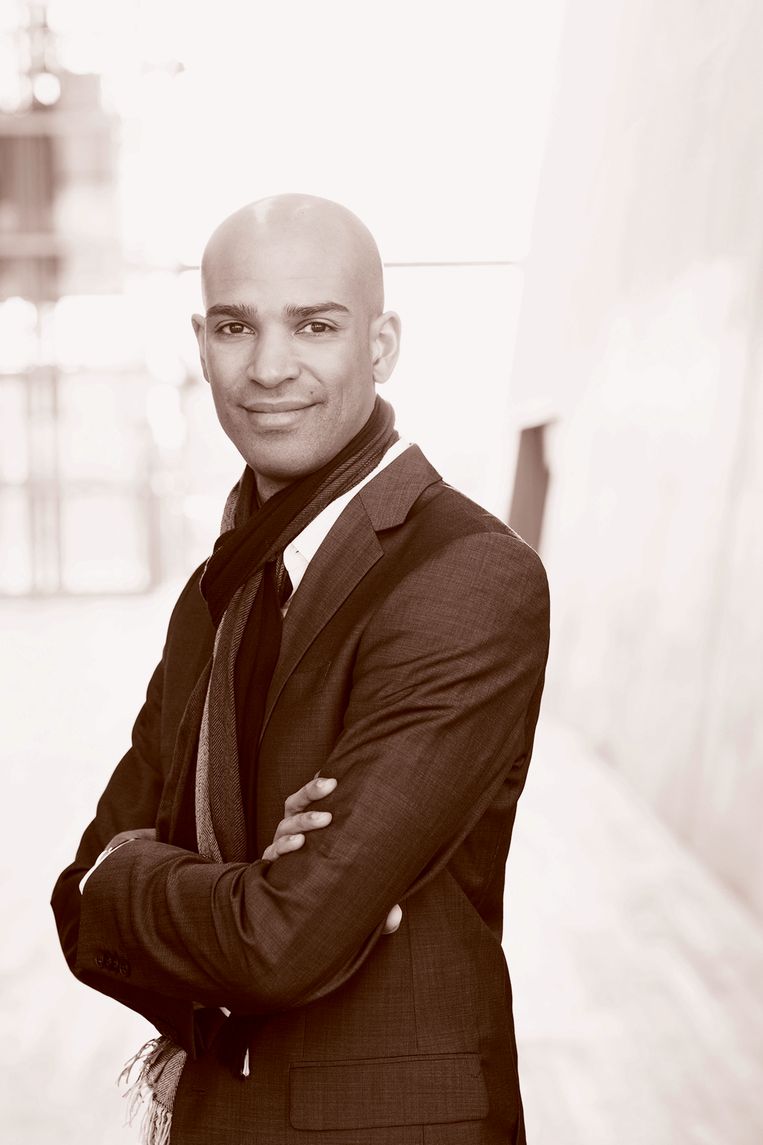 Kevin John Edusei leidt met straffe, maar elegante directie de muzikale ...