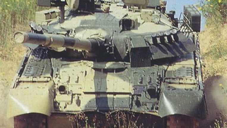 Russisch leger "vergeet" 200 tanks in bos | Bizar | HLN