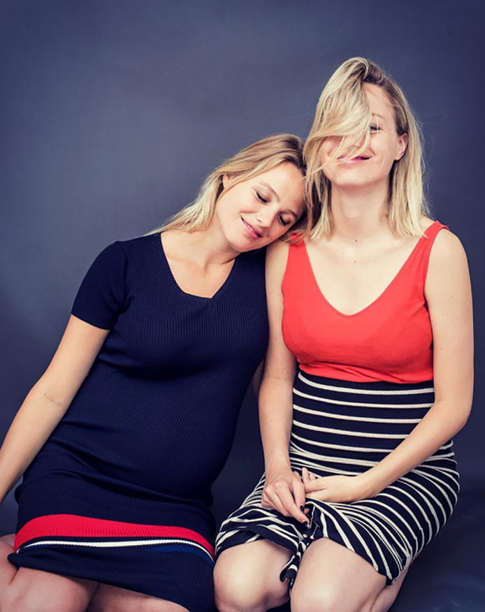 Tess Milne: Niet vreemd dat eeneiige tweelingzus Lisa ook zwanger is ...