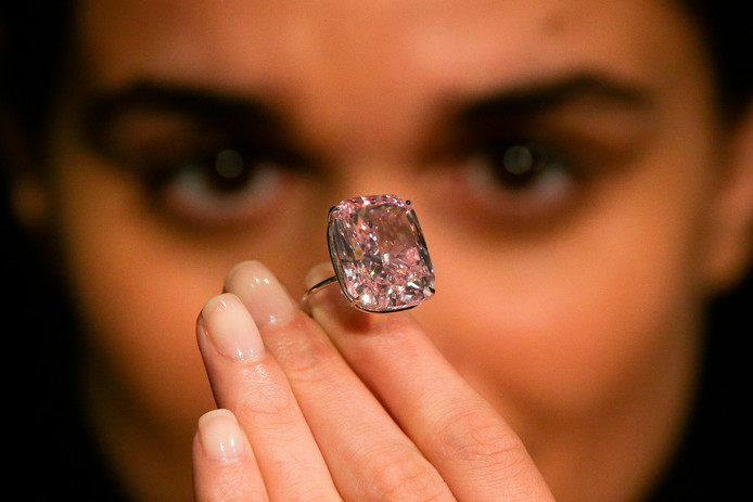 Exclusief: De grootste roze diamant ter wereld | Buitenland | AD.nl