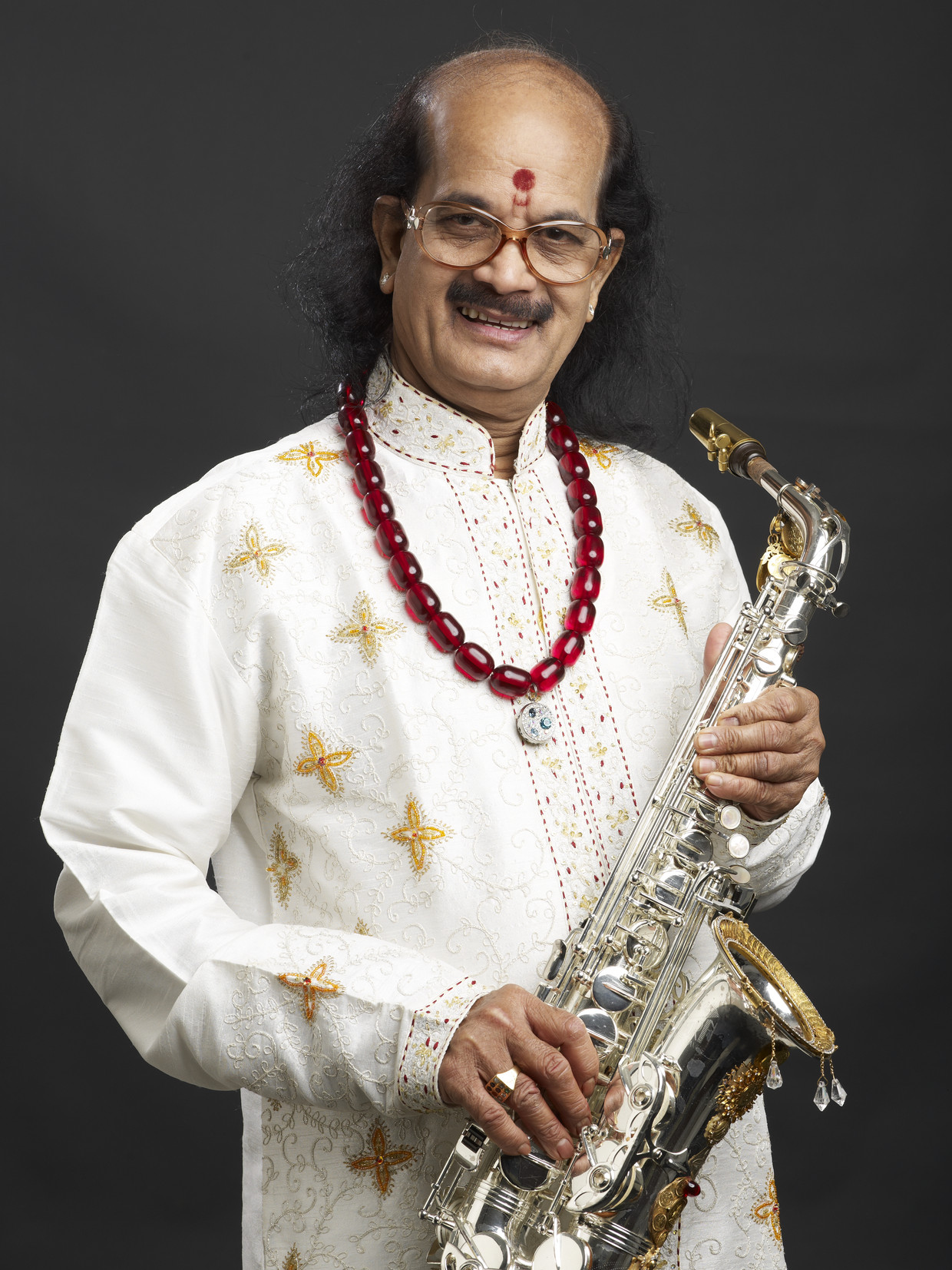 De Indiase Kadria Gopalnath zorgt voor een oorstrelende wervelwind | De ...