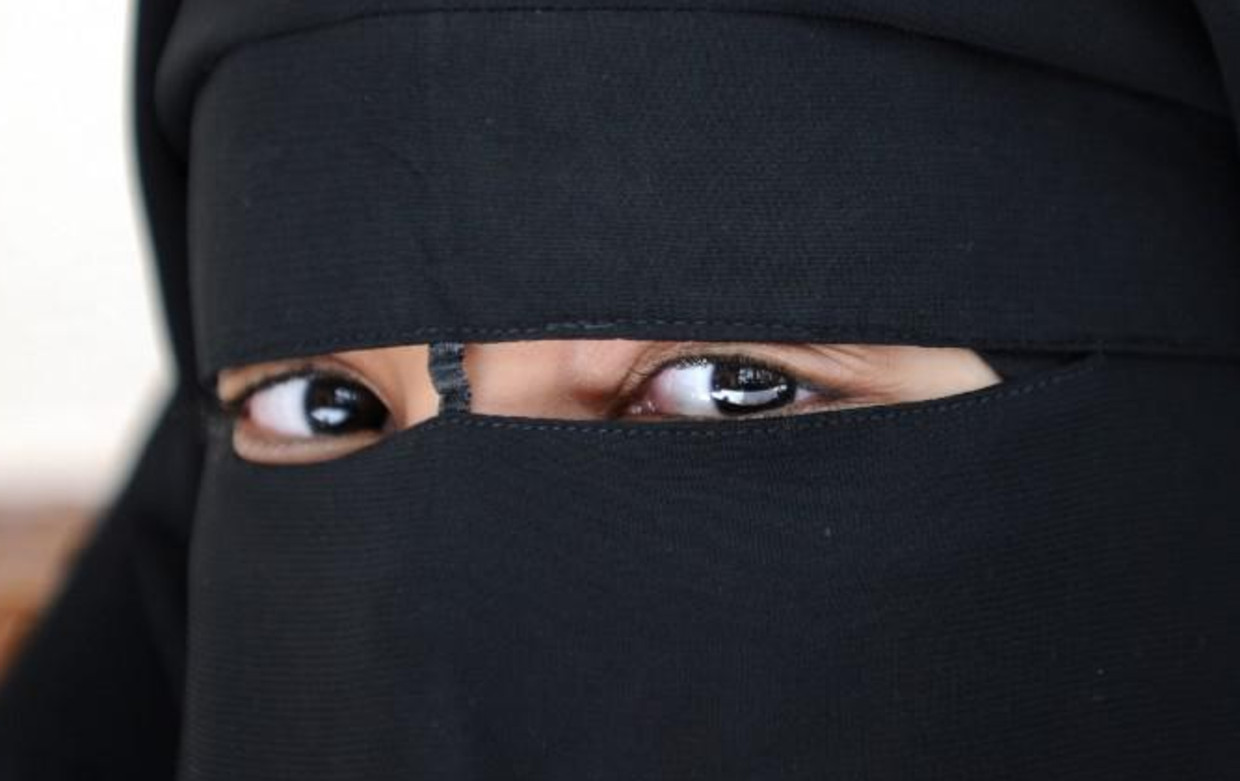 Oostenrijk wil boerka en niqab verbieden | De Morgen