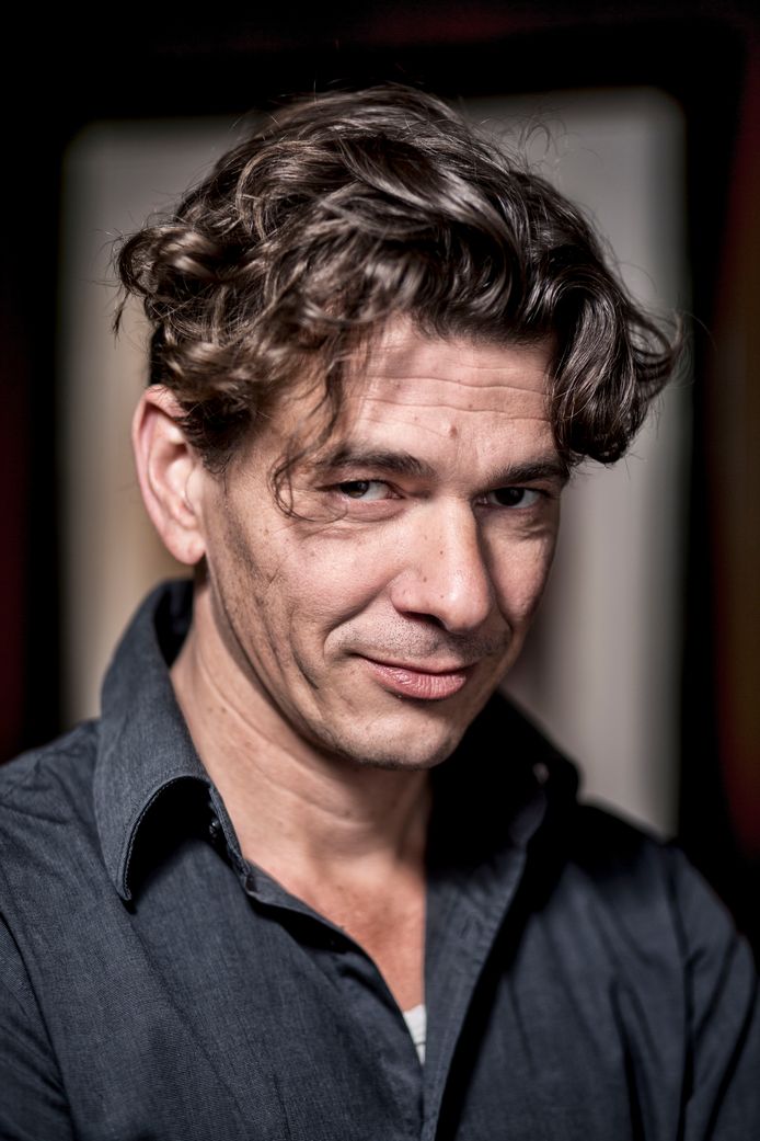 Dimitri Verhulst publiekstrekker op Nacht van de Poëzie | Utrecht | AD.nl