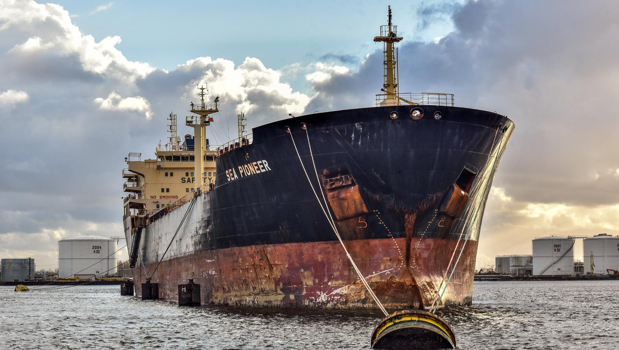 Hulpacties voor bemanning Sea Pioneer op touw gezet | Het Parool