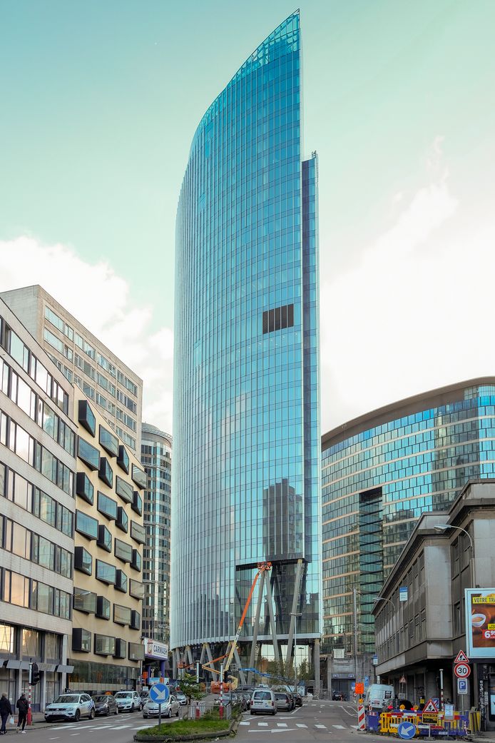 Silver Tower wordt Iris Tower: verschillende Brusselse overheidsdiensten nemen intrek in 137 ...