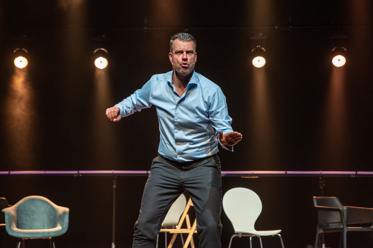 Een belegen, brave en saaie voorstelling van Rob Scheepers | Het Parool