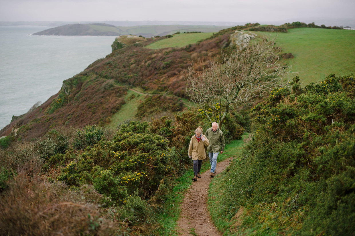 ‘De wilde stilte’ van Raynor Winn overtreft debuut | Trouw
