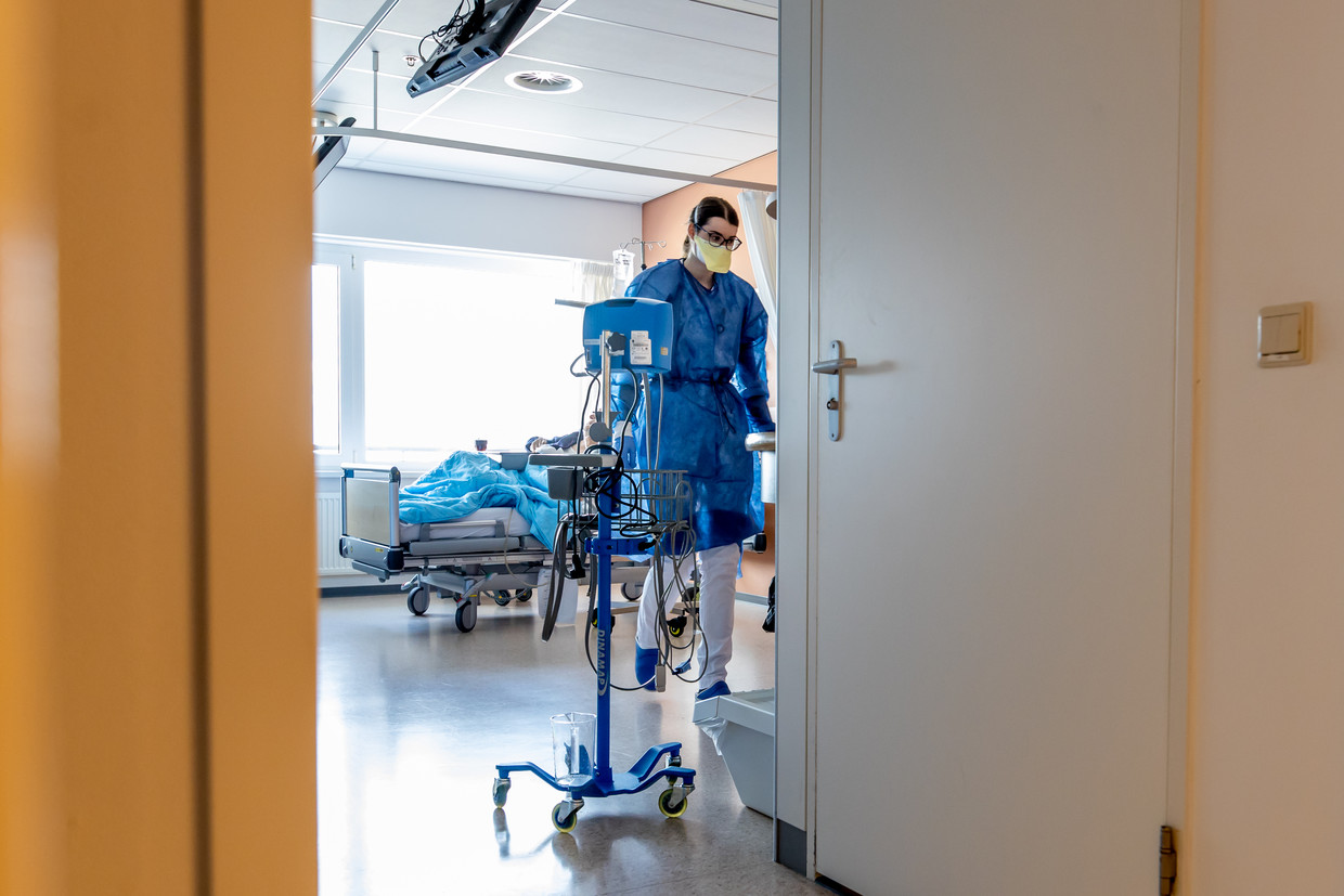 Duizenden oud-zorgmedewerkers willen bijspringen in de overbelaste zorg ...