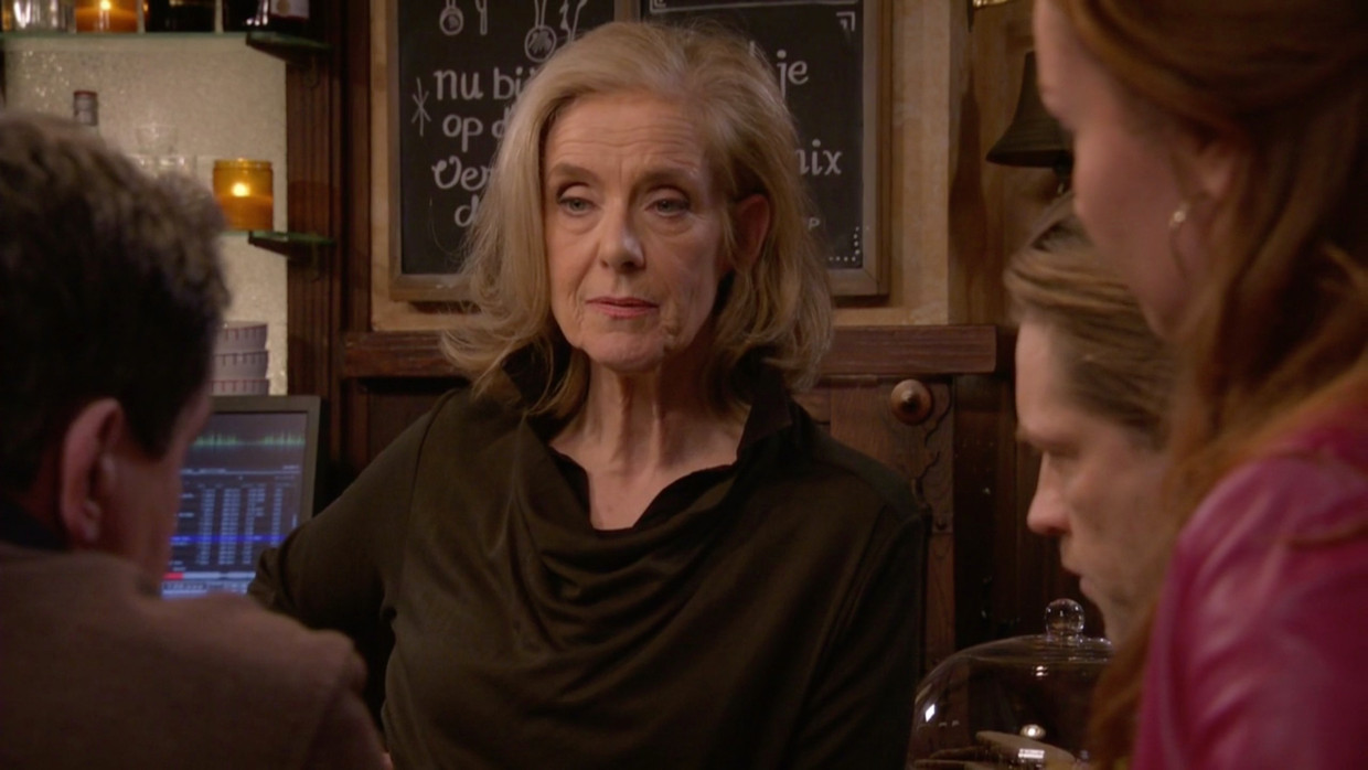 Na 30 seizoenen GTST staat Laura nog tamelijk vrolijk in het leven ...