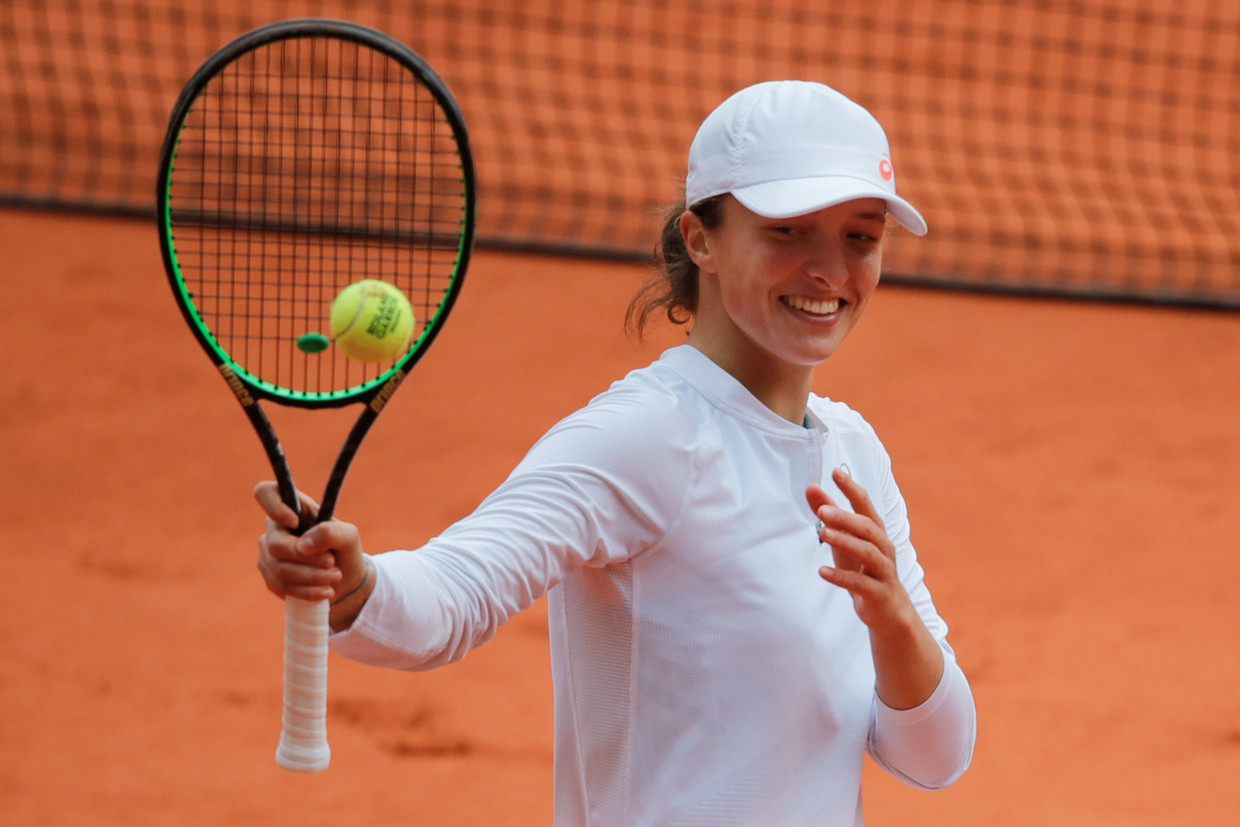 Poolse tiener Iga Swiatek zet Roland Garros naar haar hand | De Volkskrant