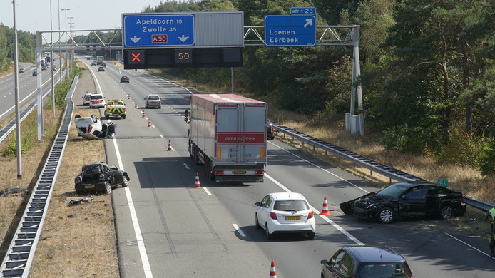 A50 tussen Loenen en Hoenderloo Loenen vrijgegeven na ongeval | Apeldoorn | AD.nl