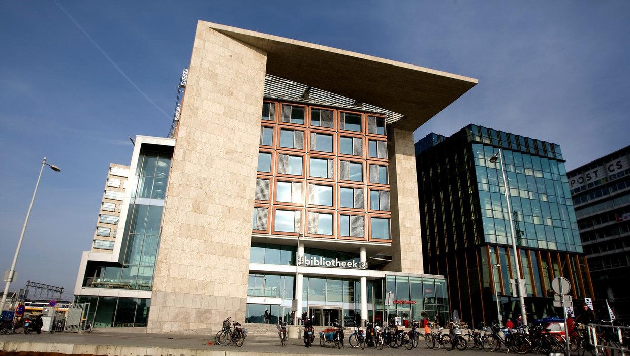 Openbare Bibliotheek Amsterdam bestaat 100 jaar | Het Parool