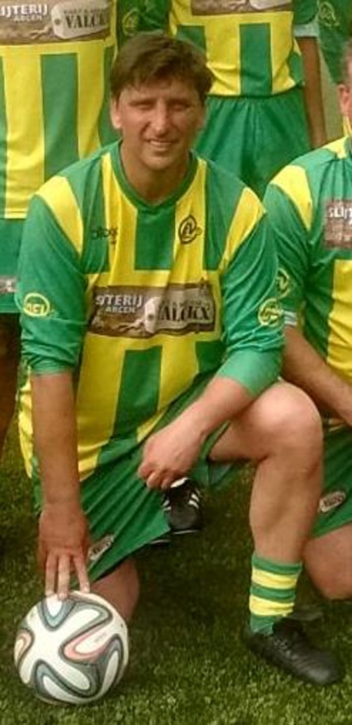 Bevestiging: PSV-icoon Luc Nilis maakt transfer naar amateurclub in ...