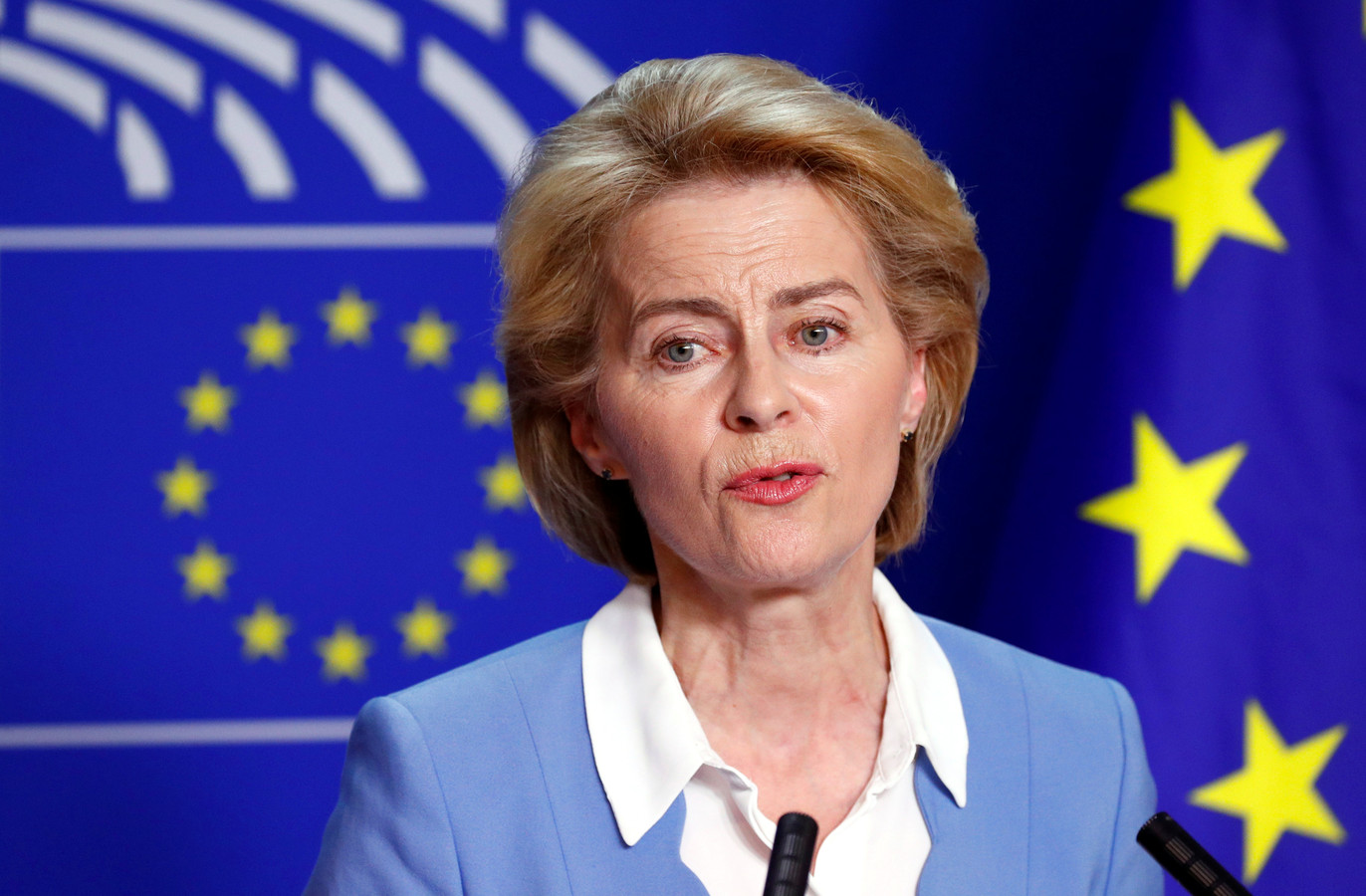 Het is buigen of barsten voor Ursula von der Leyen | Foto | AD.nl Het is buigen of barsten voor Ursula von der Leyen | Foto | AD.nl