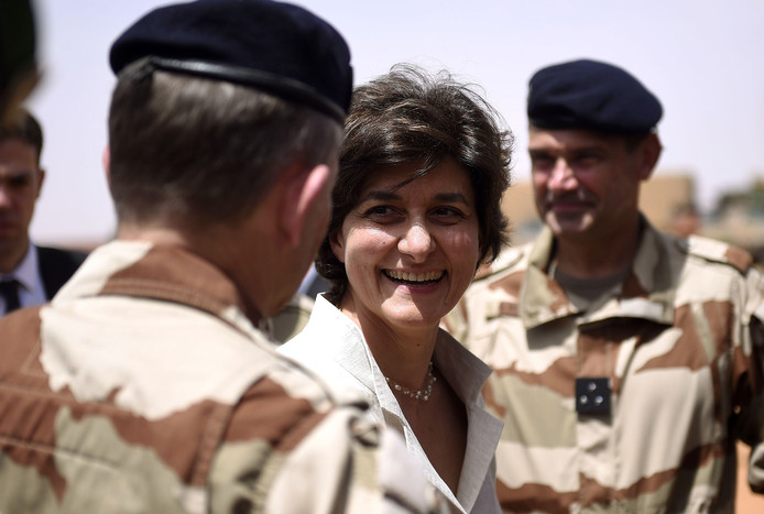 Ook Franse Minister Van Defensie Stapt Op Na Controverse Buitenland