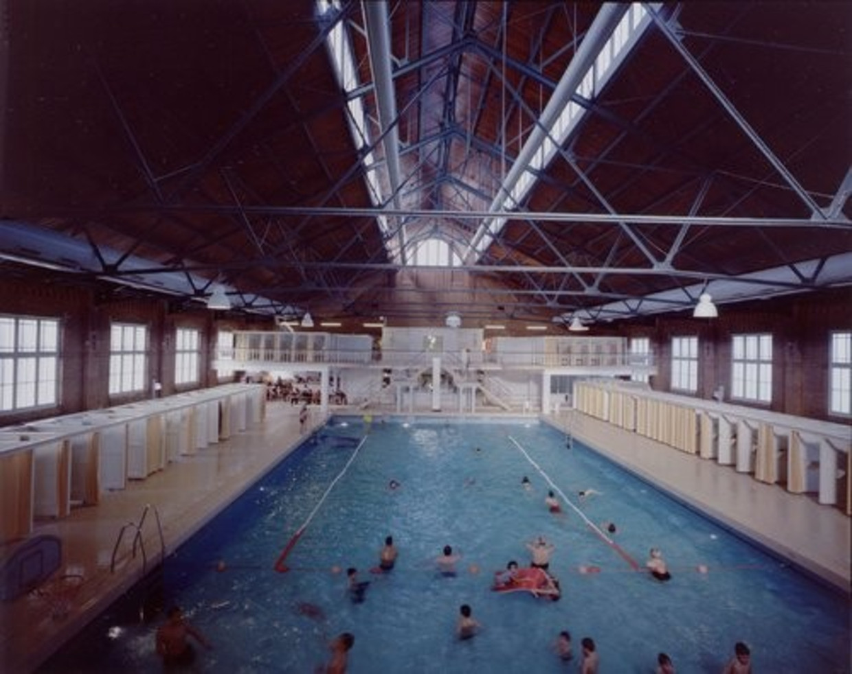 Stadsgezichten: Sprookjeszwemmen in het Zuiderbad | Het Parool