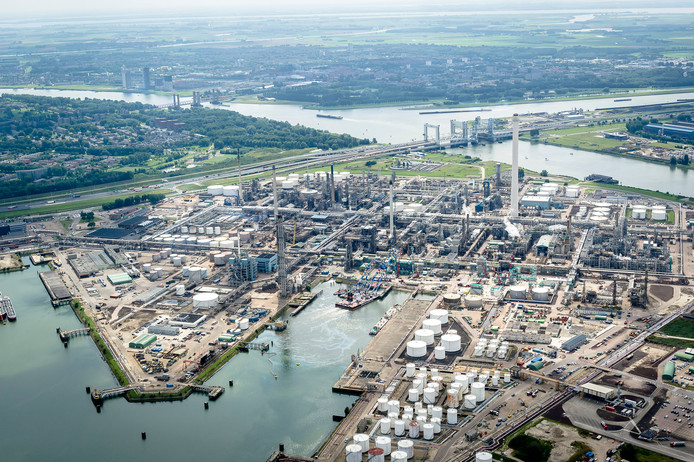 Raffinaderij Shell Pernis weer operationeel | Rotterdam | AD.nl