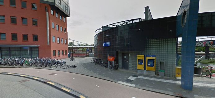 Station Overvecht krijgt autoluw stationsplein | Utrecht | AD.nl