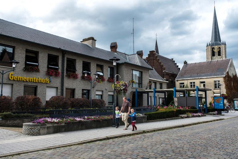 Stadhuis raakt hopeloos verouderd | Wommelgem | In de buurt | HLN