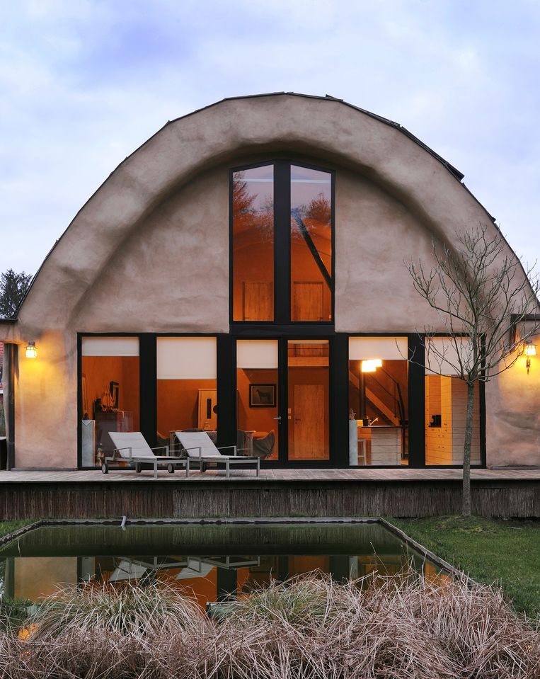 Matthias bouwde een huis van stro. En neen, het waait niet omver | WOON. | HLN