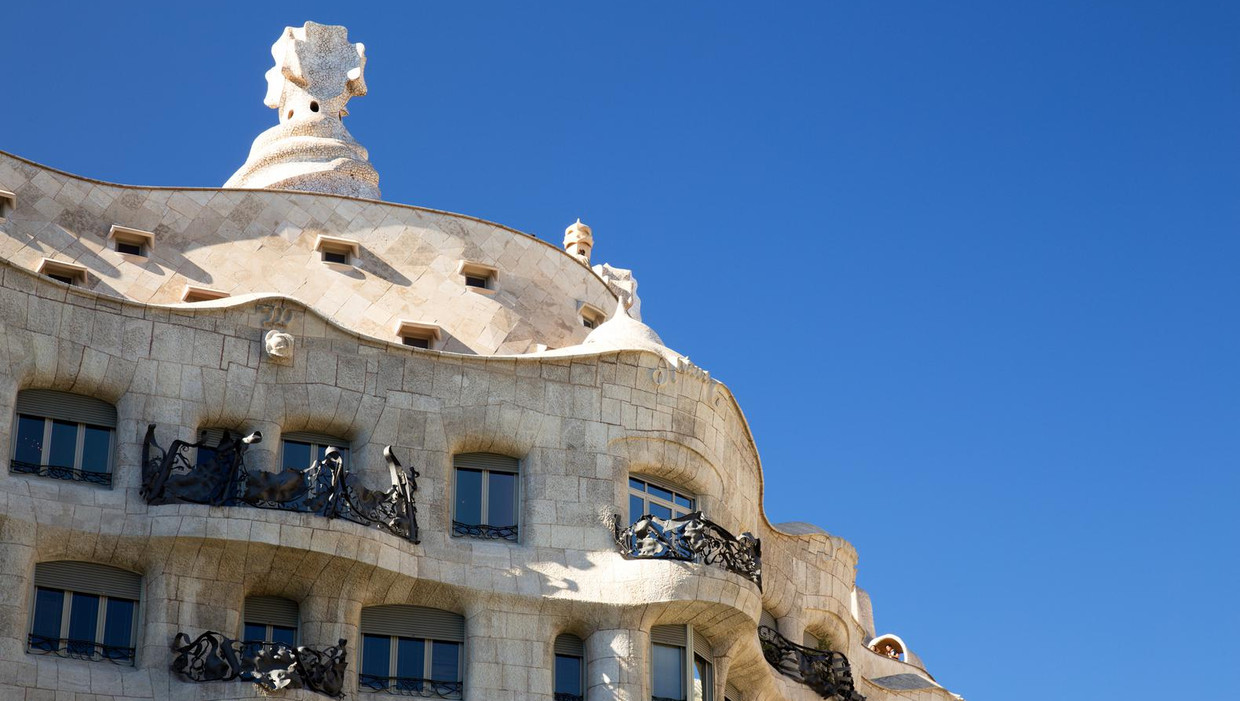 De verbinding tussen Gaudí en de Amsterdamse School | Het Parool